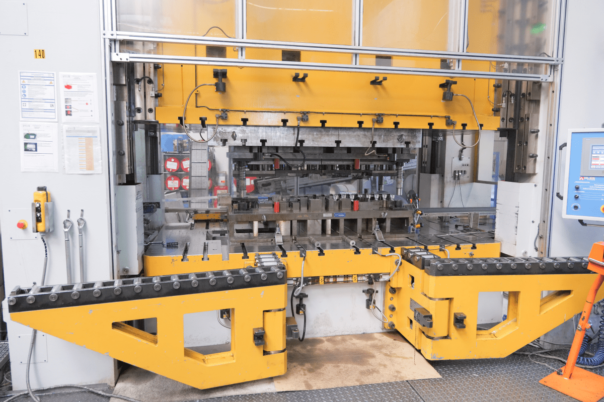 Stanzerei – Uebele Stanztechnik und Blechbearbeitung